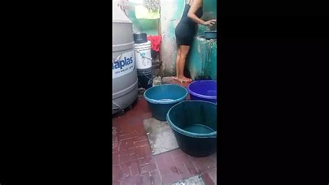 Mẹ kế Ấn Độ đang giặt quần áo tôi không thể cưỡng lại khi nhìn thấy