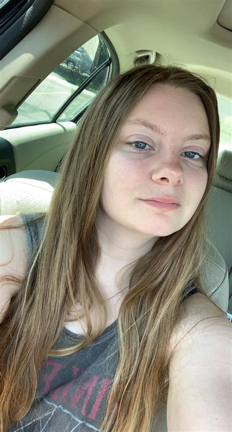 23f I Feel Like My Freckles Are Quite Prominent In This Picture On Such A Hot Day Scrolller