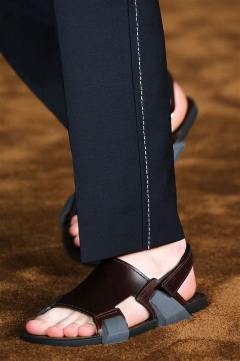 7 peças essenciais para se vestir bem no Verão 2018 2019 Mens pants