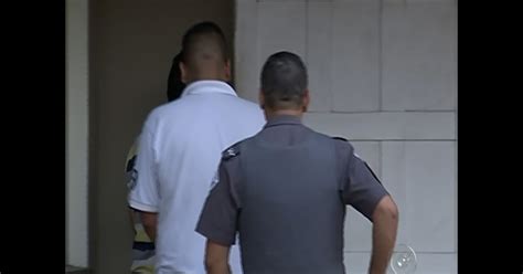 G Dupla Detida Suspeita De Roubar R Mil Em Saidinha De Banco