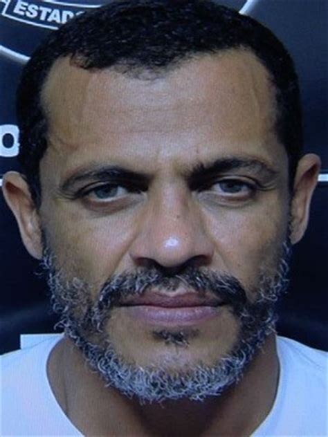 G1 Foragido por assaltos a banco e mais 4 são mortos em confronto em