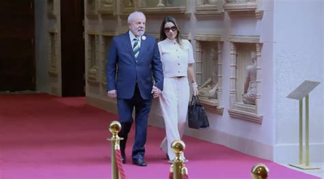 Lula foi o único líder do G20 a entrar junto a mulher