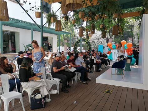 Emprendimiento femenino con tecnología y redes sociales en México