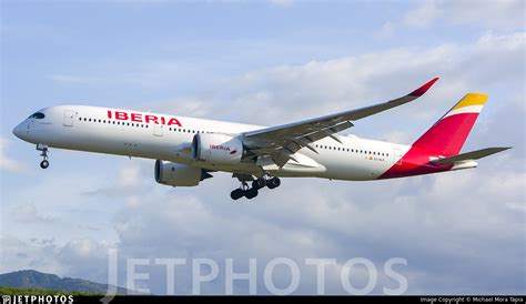 Ec Nlp Airbus A Iberia Michael Mora Tapia Jetphotos