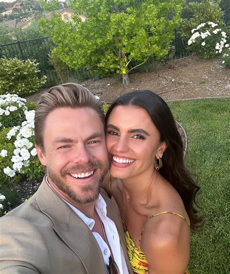 DWTS Derek Hough Shares Update About Wife Hayley S Recovery After