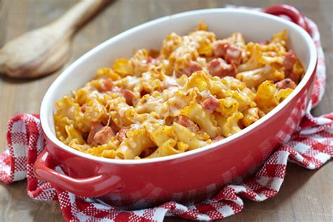 Herzhafter Nudelauflauf mit Schinken und Käse