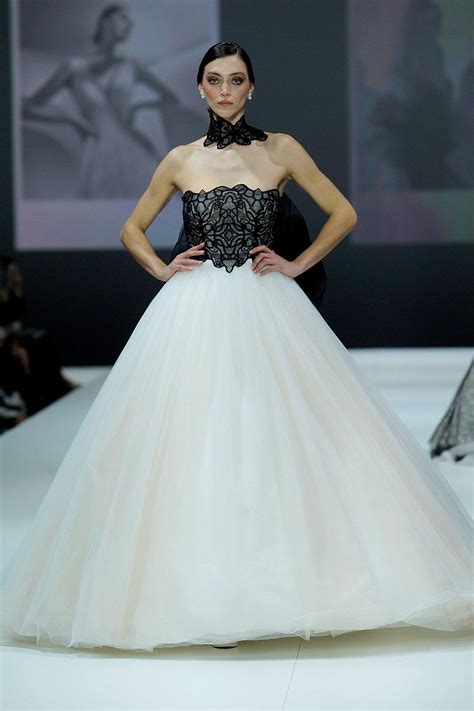 Tendências de vestidos de noiva 2023 2024 confira as principais trends