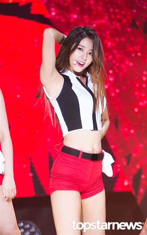 Seolhyun armpit 아시아 모델 케이팝 복장 한국 스타일