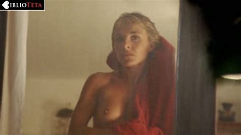 Cayetana Guillén Cuervo desnuda en Amor Idiota 2005 La BiblioTeta
