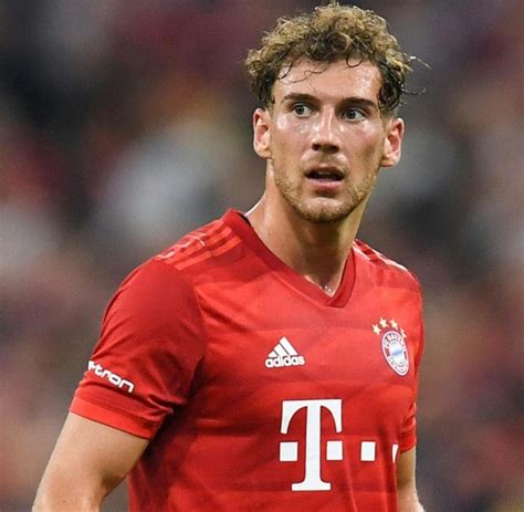 Fußball FC Bayern ohne den verletzten Goretzka Pavard beginnt WELT