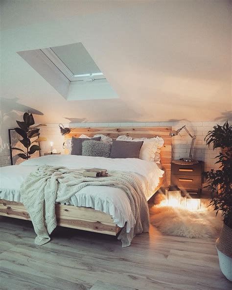 slaapkamer met schuine wand Slaapkamerideeën Slaapkamer inrichten