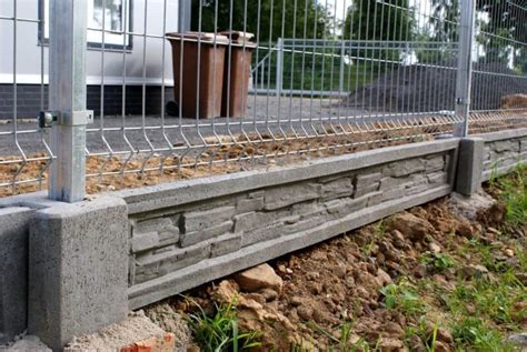 Podmurówka pod ogrodzenie panelowe Gotowa czy lana