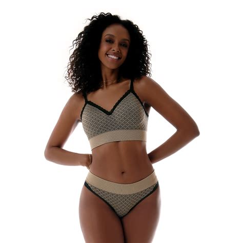 Conjunto Sutiã Bojo e Calcinha sem costura Jacquard Preto
