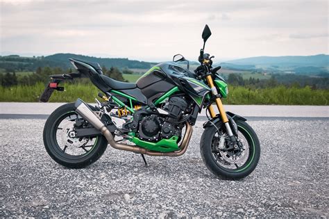 Kawasaki Z900 SE 2023 fünf sportliche Mid Nakeds im Test