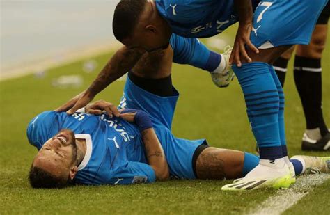 Neymar Estreia Como Titular Toma Cart O E Al Hilal Apenas Empata Na