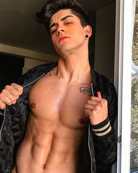 Youtuber Henrique Lima Pelado E Sendo Chupado Homens Pelados BR