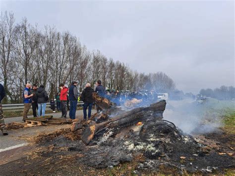 Agriculteurs en colère débordements revendications revivez cette