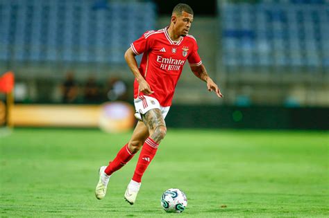 Botafogo mira contratação do zagueiro João Victor do Benfica