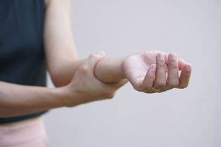 Parestesia qué es causas y tratamiento Tua Saúde