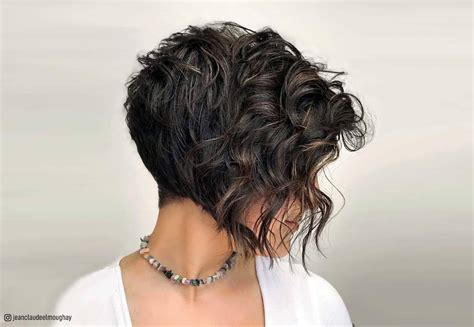 23 Stacked Short Curly Bob Haircuts To Enhance Your Natural Curls
