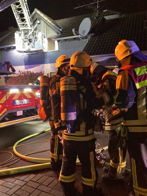 FW EN Zwei Verletzte Nach Brand In Einer Wohnung Presseportal