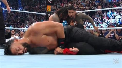 Wwe Money In The Bank Results The Usos Defeat Roman Reigns Solo