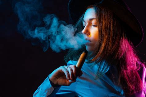 O cigarro eletrônico vape realmente faz mal à saúde Mundo Educação