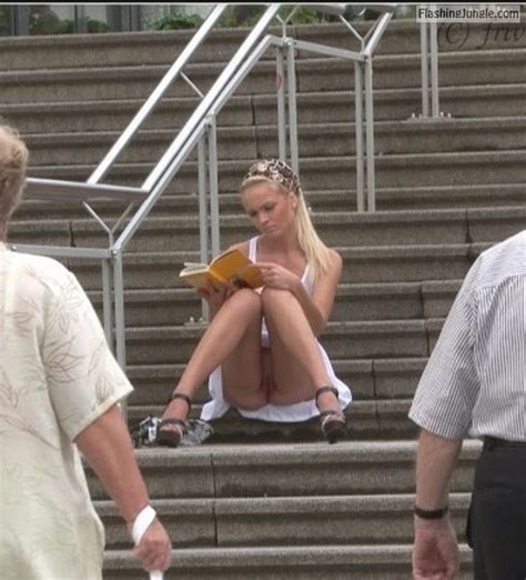 Nude In Public Flashing Pics Sexiezpicz Web Porn