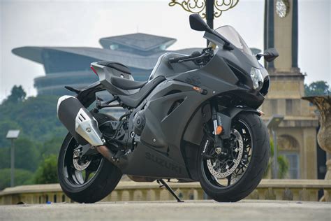 TopGear 2021 Suzuki GSX R1000 Review Hamamatsu S Pocket Rocket