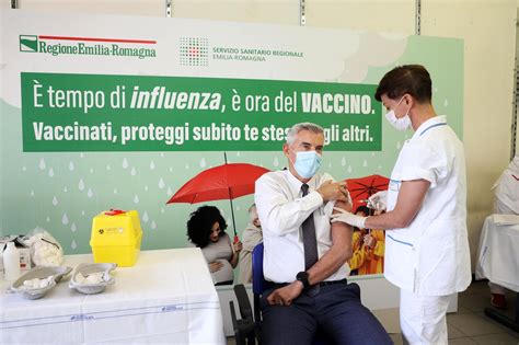 Vaccino antinfluenzale 2020 Bologna è pronta Precedenza alle