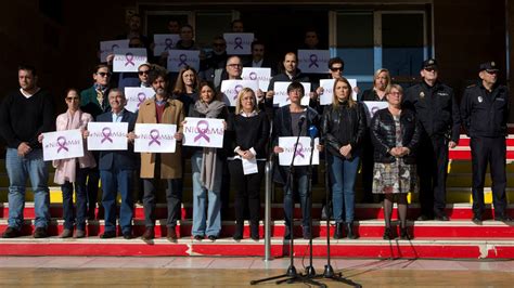 Unas Mil Personas Expresan Su Repulsa En Fuengirola Por El Asesinato