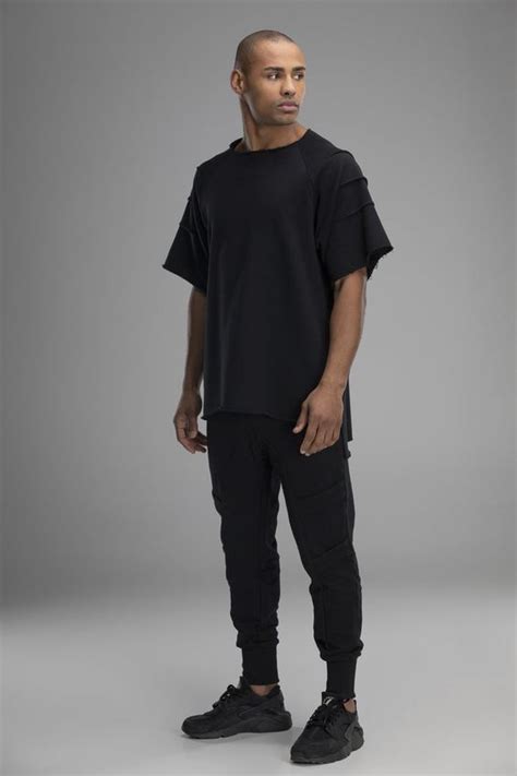 CAMISETA OVERSIZED MASCULINA Como Usar E Onde Encontrar Black