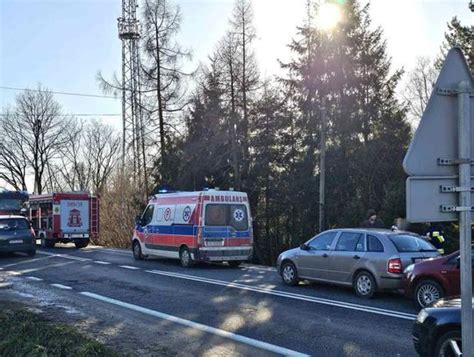 Zderzenie trzech samochodów na DK28 w Potoku