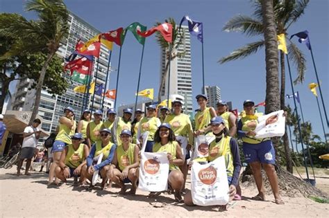 Praia Limpa 2024 entra em ação para incentivar frequentadores a cuidar