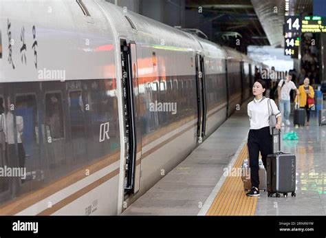 170921 SHANGHAI 21 De Septiembre De 2017 Los Pasajeros Se