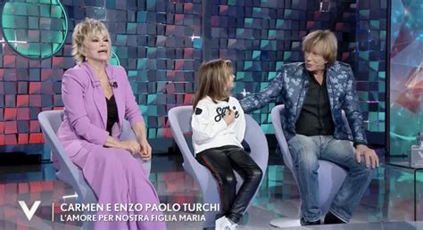 Carmen Russo E Enzo Paolo Turchi Spiazzati Imprevisto Con Maria A