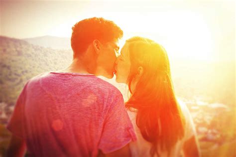 Les 3 signes astro qui vont trouver le grand amour à la pleine lune du