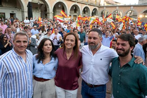 Decide lo que importa lema elegido por Vox para la campaña a las