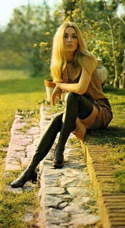 Sharon Tate Photographed By Fabrizio Zampa In A Villa Near Rome 1968 Sharon Tate Tate Fashion
