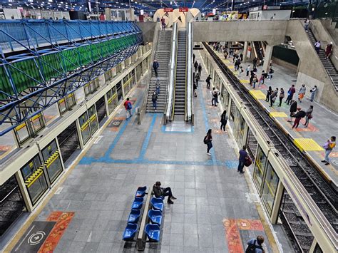 Metrô conclui instalação de parte das portas de plataforma de Barra Funda