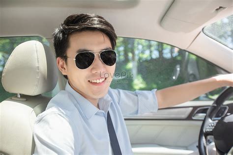 ảnh Người đàn ông đeo Kính Râm Tải Xuống Miễn Phí ảnh khách du lịch