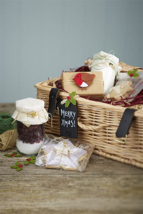13 Ways To Style Your Christmas Hamper Hobbycraft UK