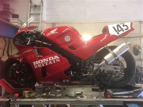 Honda Vfr 750 Rc24 Cafe Racer Honda Vfr 750 F Rc24 1985 1989 Formel V