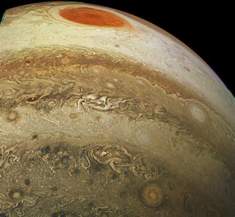 Nasa revela impresionantes fotos de Júpiter captadas por la sonda Juno