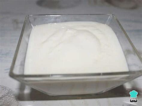 Mousse de limón con yogur griego y leche condensada Muy fácil
