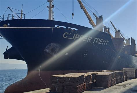 Embarcan 25 mil toneladas de cátodos de cobre con rumbo a Panamá en