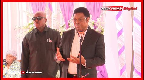 WAZIRI MKUU ASHIRIKI MAZISHI YA DADA WA MAKAMU WA RAIS YouTube