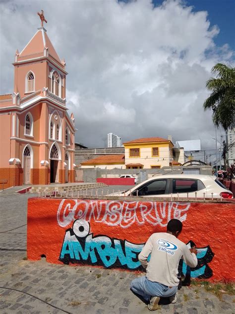 Emlurb realiza sensibilização em Avenida Herculano x Carneiro Pessoa