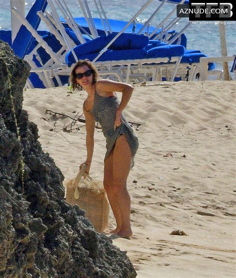 Emma Watson Shows Off Her Magical Sizzling Bikini Clad Body On Sun