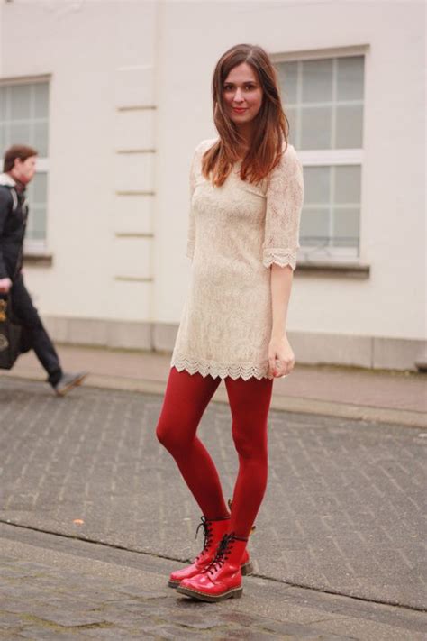 Imgur The Magic Of The Internet Red Tights Fashion Tights Colored Tights Outfit